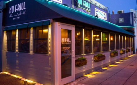 No Frill Bar & Grill | Casual American eatery in a colorful cafe setting